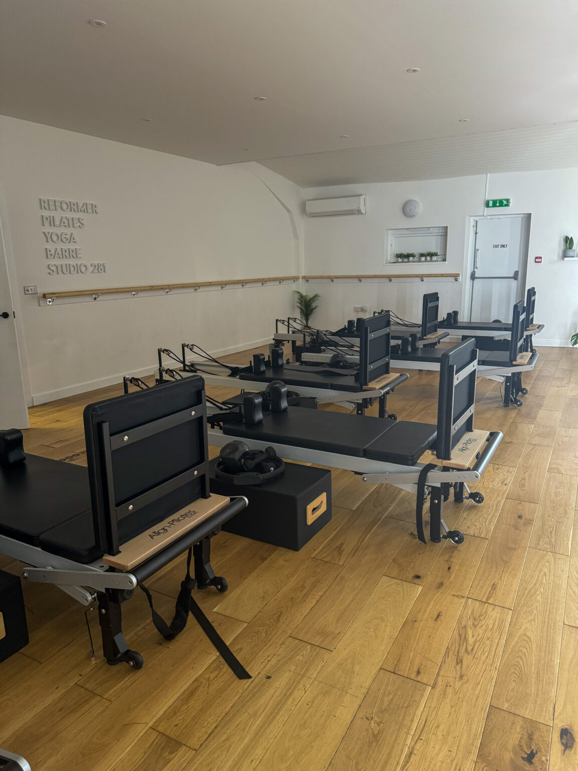 Sessions - Studio 281